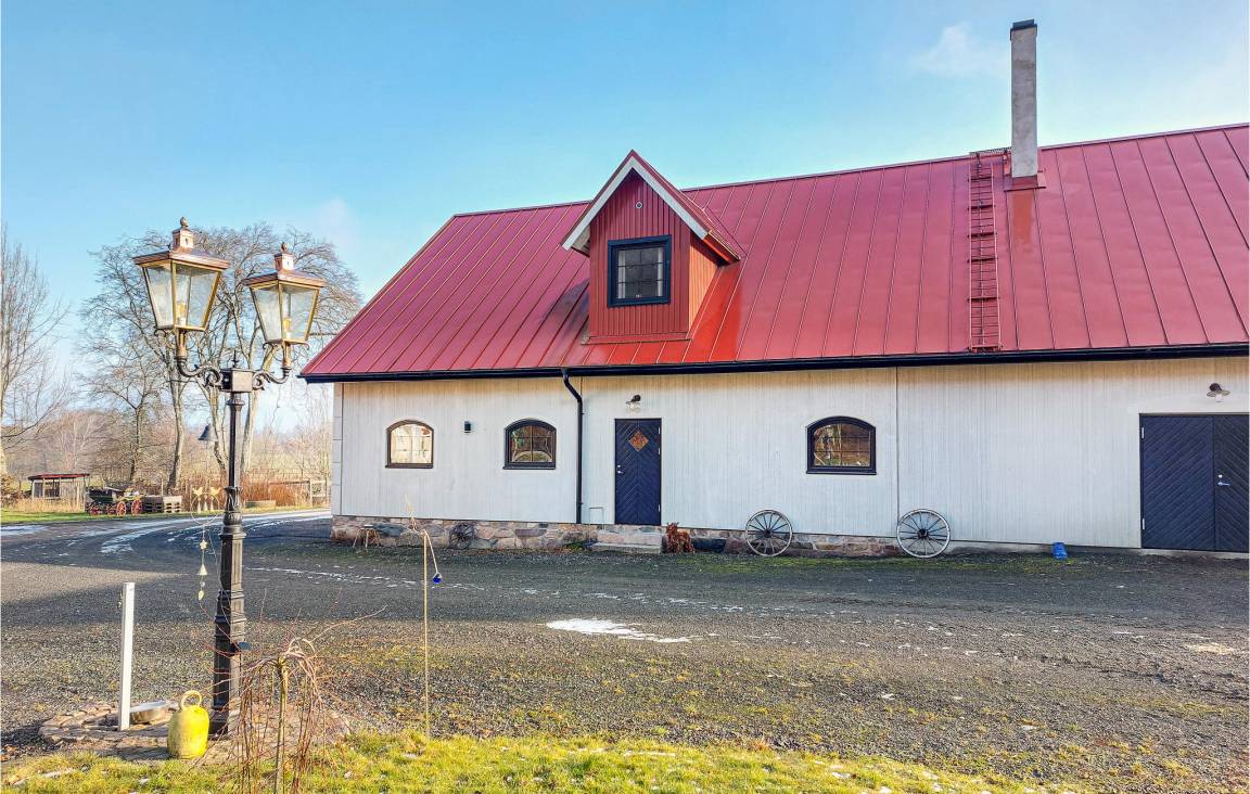 200 M² Farmhouse ∙ 4 Bedrooms ∙ 8 Guests - Klippan