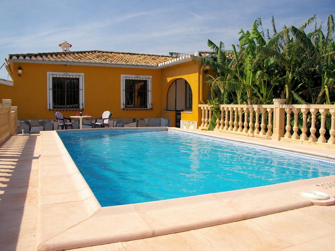 140 M² Villa ∙ 4 Bedrooms ∙ 8 Guests - Dénia