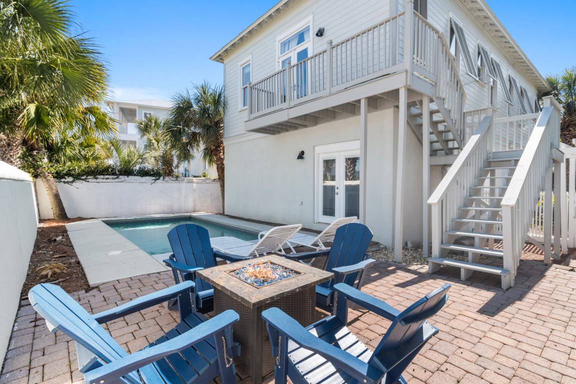Cottage ∙ 4 Bedrooms ∙ 12 Guests - Miramar Beach, FL