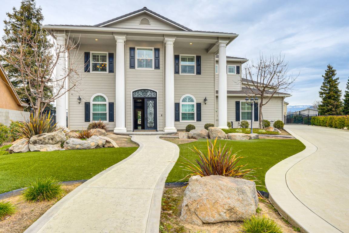 641 M² House ∙ 5 Bedrooms ∙ 14 Guests - Porterville, CA