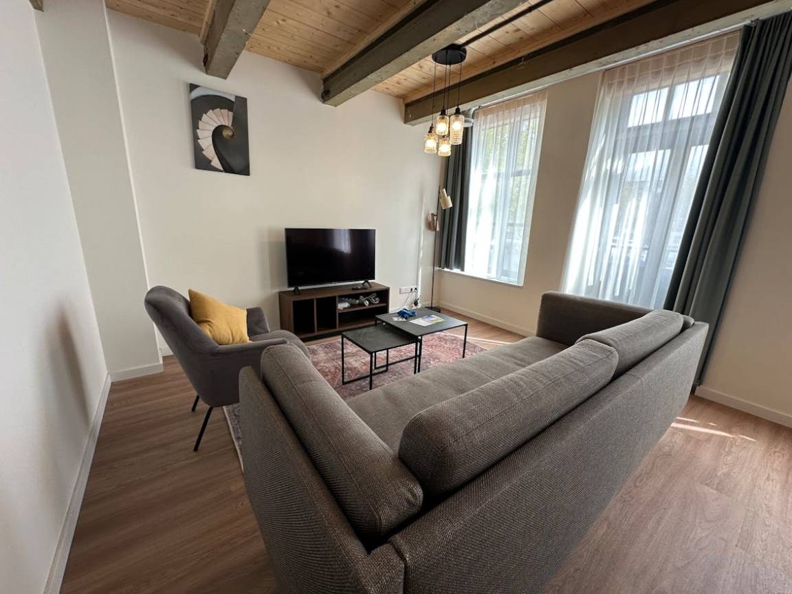 88 M² Apartment ∙ 3 Bedrooms ∙ 3 Guests - Schiedam