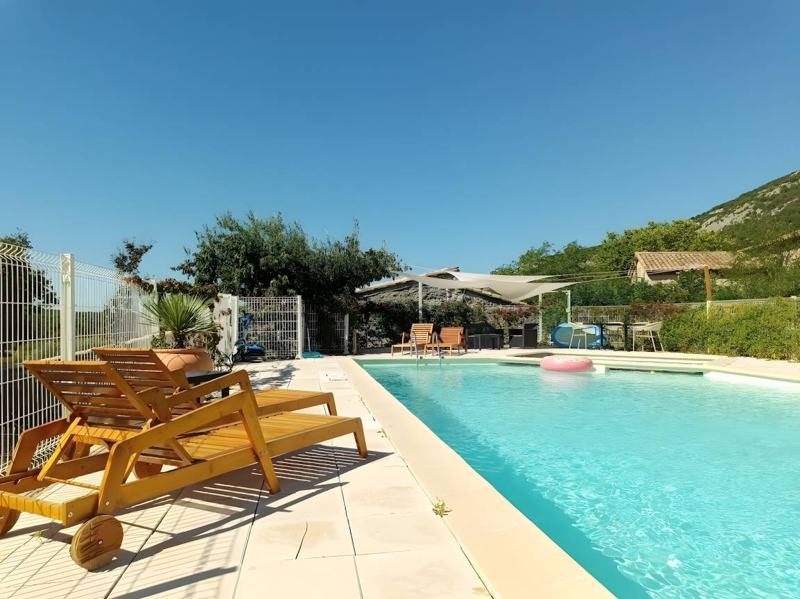 320 M² House ∙ 7 Bedrooms ∙ 15 Guests - Gard