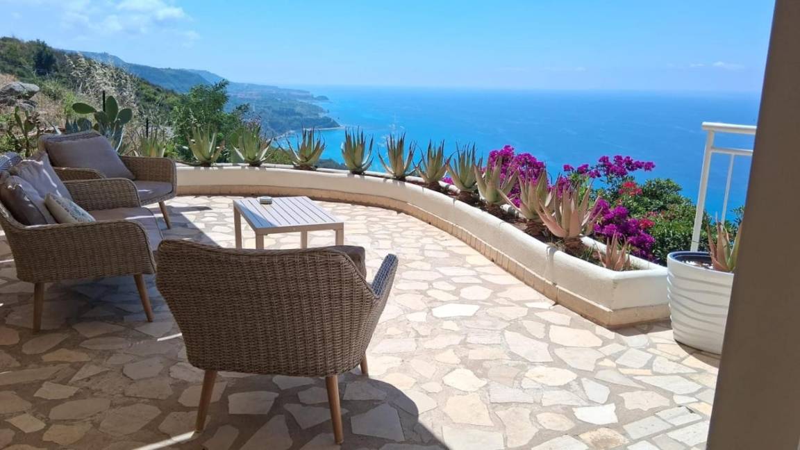 150 M² Villa ∙ 3 Chambres ∙ 6 Personnes - Zambrone