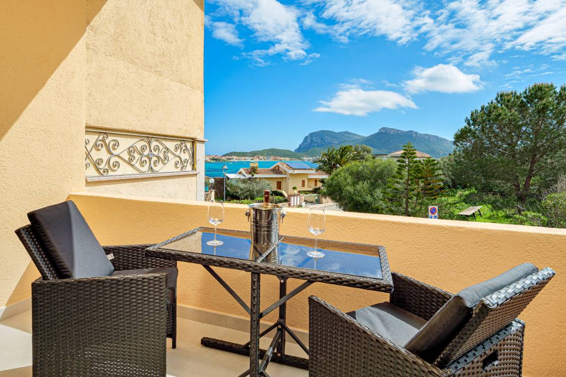 80 M² Apartment ∙ 2 Bedrooms ∙ 6 Guests - Golfo Aranci