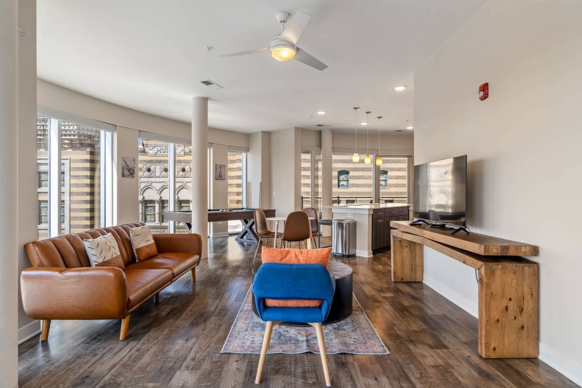160 M² Apartment ∙ 3 Bedrooms ∙ 7 Guests - Indianapolis