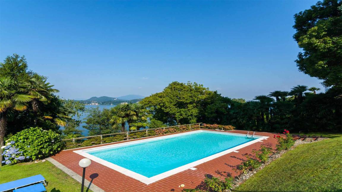 60 M² Appartement ∙ 1 Slaapkamer ∙ 2 Gasten - Stresa