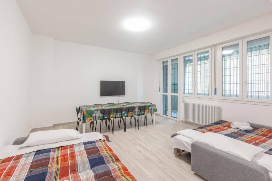130 M² Apartamento ∙ 3 Habitaciones ∙ 10 Huéspedes - Bologna