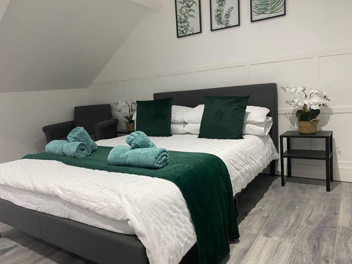 55 M² Apartment ∙ 2 Bedrooms ∙ 8 Guests - Bridgend