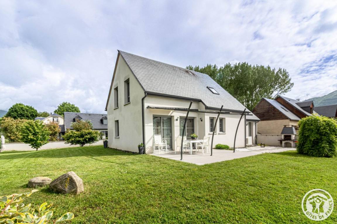 110 M² Gîte ∙ 3 Chambres ∙ 6 Personnes - Argelès-Gazost