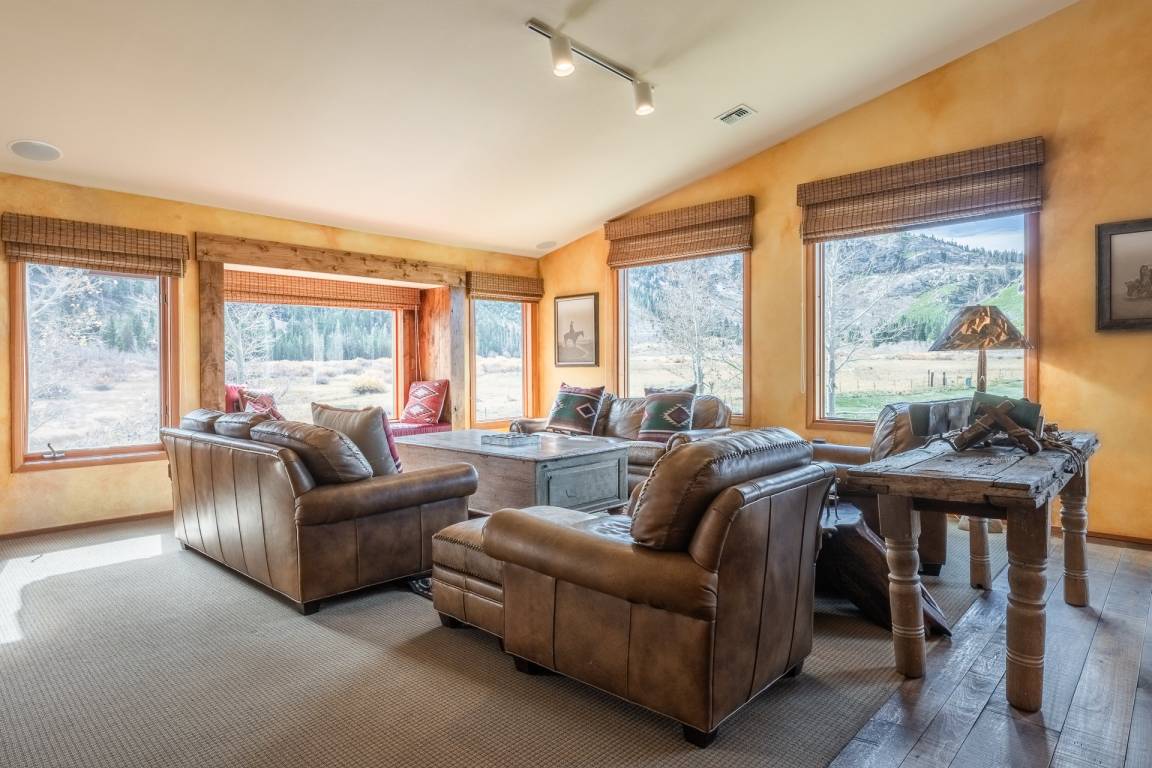 299 M² House ∙ 5 Bedrooms ∙ 12 Guests - Mammoth Lakes, CA