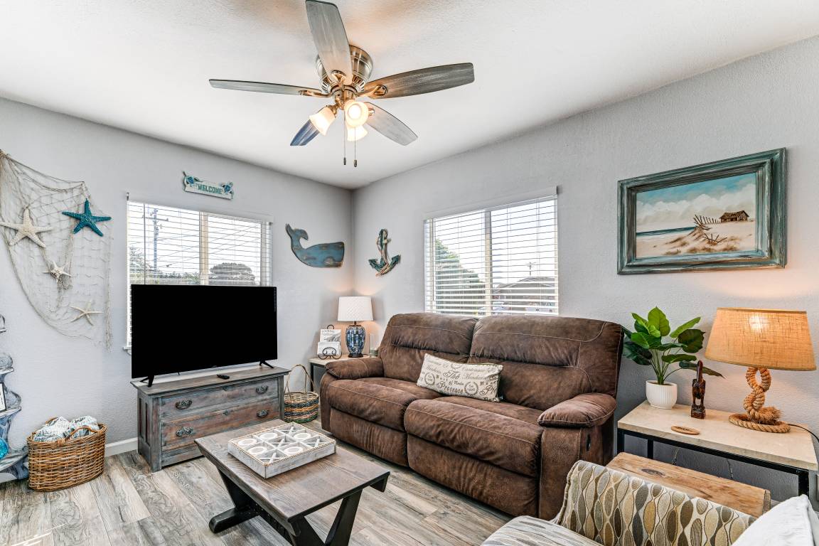 92 M² House ∙ 2 Bedrooms ∙ 6 Guests - Crescent City, CA