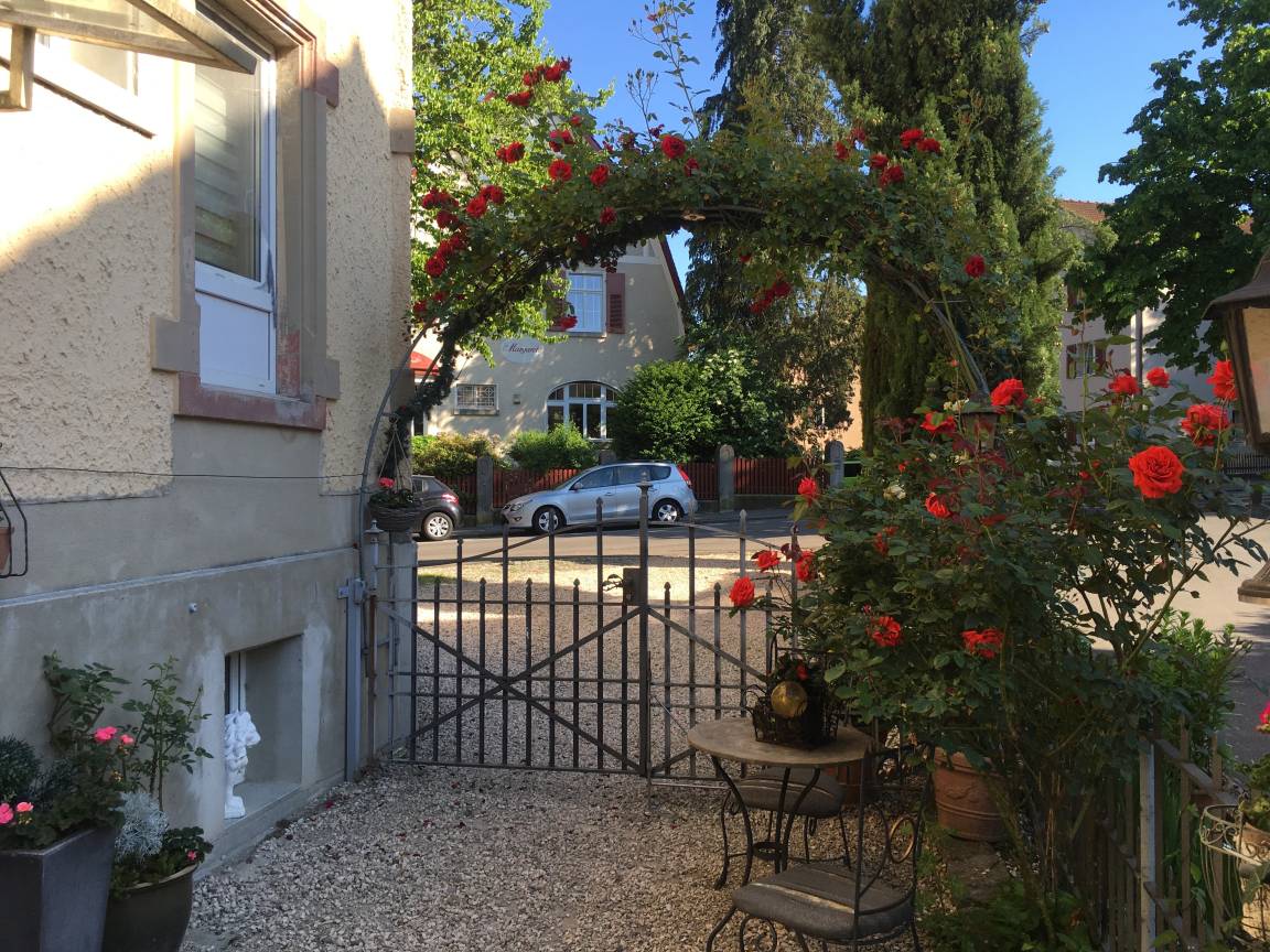 70 M² Appartement ∙ 1 Slaapkamer ∙ 5 Gasten - Konstanz