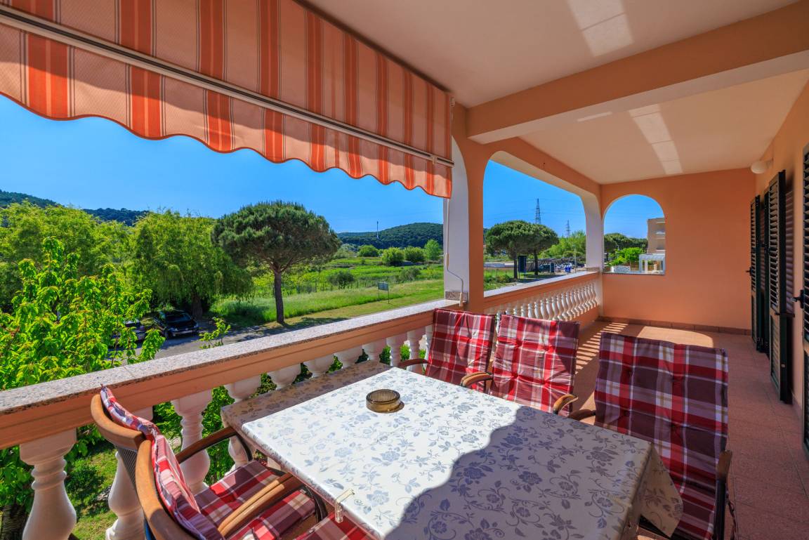 95 M² Ferienwohnung ∙ 3 Schlafzimmer ∙ 7 Gäste - Lopar