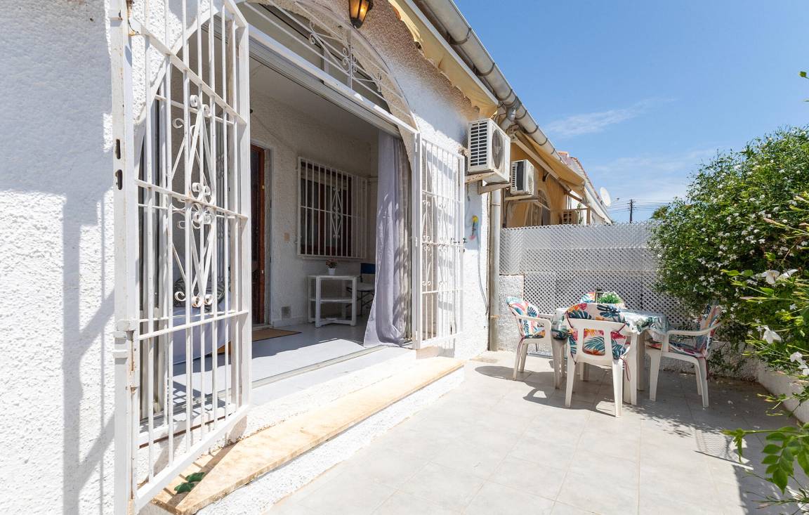 80 M² Ferienhaus ∙ 2 Schlafzimmer ∙ 4 Gäste - Guardamar del Segura