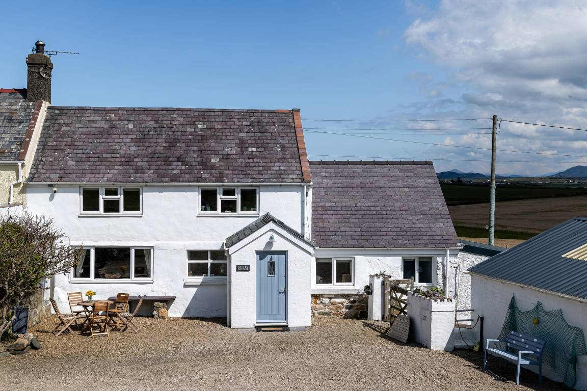 165 M² Cottage ∙ 4 Bedrooms ∙ 8 Guests - Aberdaron
