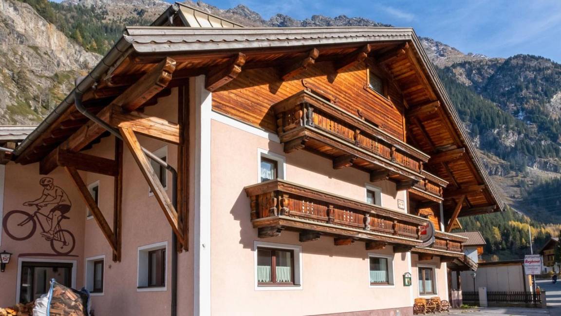 400 M² Ferienhaus ∙ 16 Schlafzimmer ∙ 50 Gäste - Längenfeld