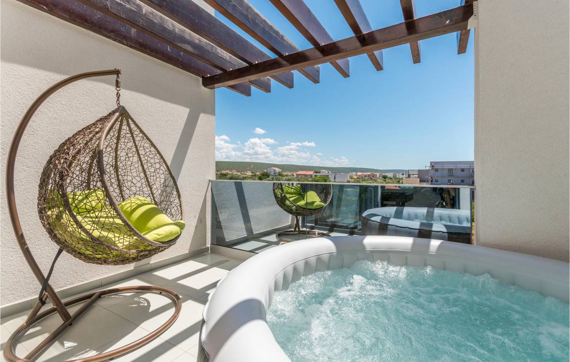 71 M² Ferienhaus ∙ 2 Schlafzimmer ∙ 5 Gäste - Sukošan