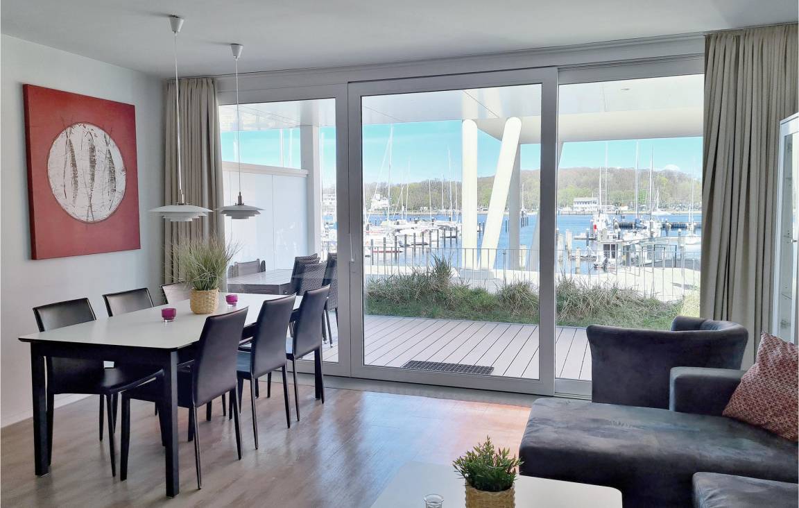 82 M² Apartment ∙ 2 Bedrooms ∙ 4 Guests - Lübeck