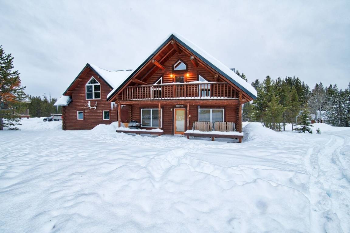 220 M² House ∙ 4 Bedrooms ∙ 16 Guests - Island Park, ID