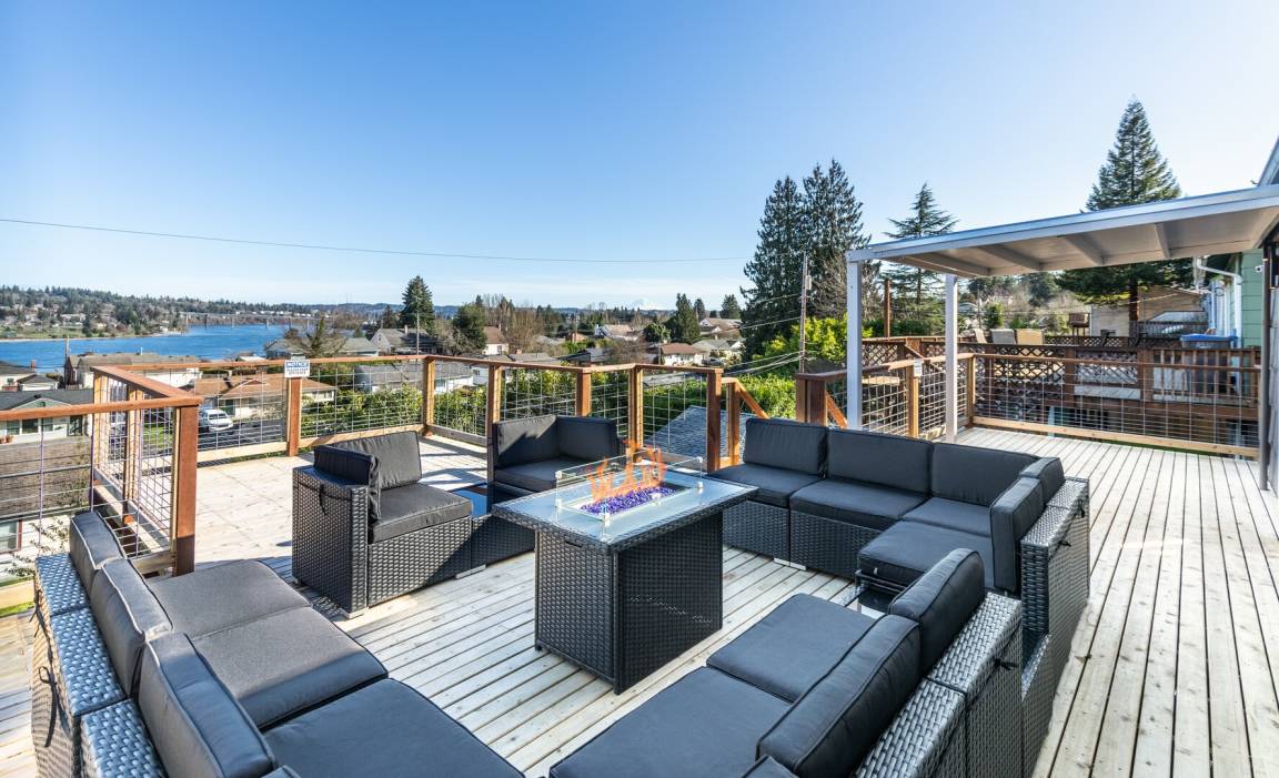 181 M² House ∙ 4 Bedrooms ∙ 12 Guests - Bremerton, WA