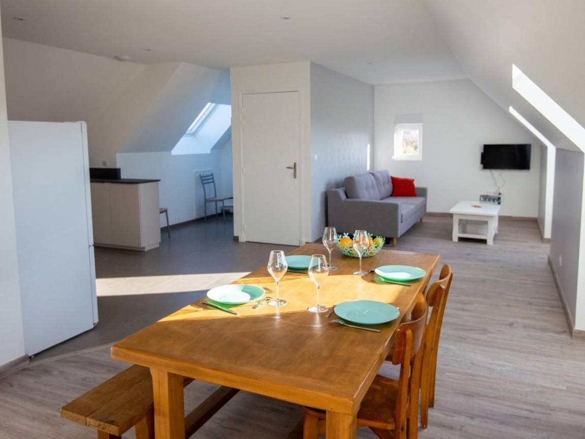 90 M² Cottage ∙ 2 Slaapkamers ∙ 4 Gasten - Auxerre