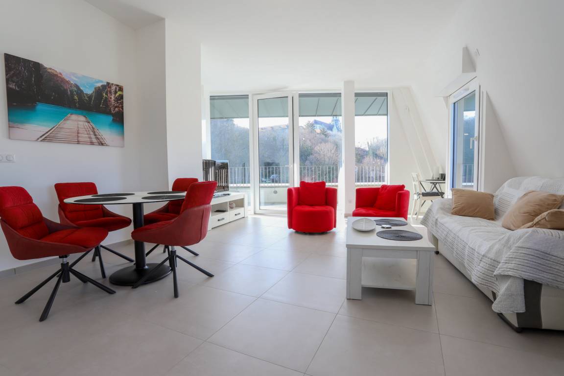 76 M² Appartement ∙ 2 Chambres ∙ 4 Personnes - Annecy
