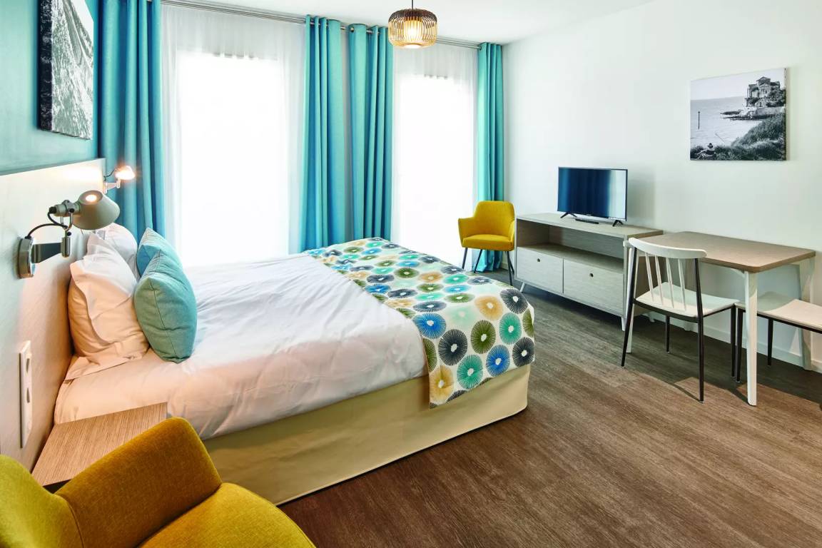 25 M² Studio ∙ 1 Chambre ∙ 2 Personnes - Jonzac