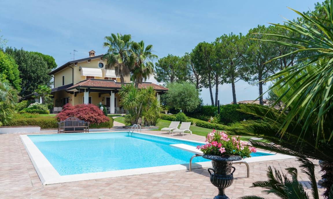 450 M² Villa ∙ 3 Slaapkamers ∙ 7 Gasten - Sirmione