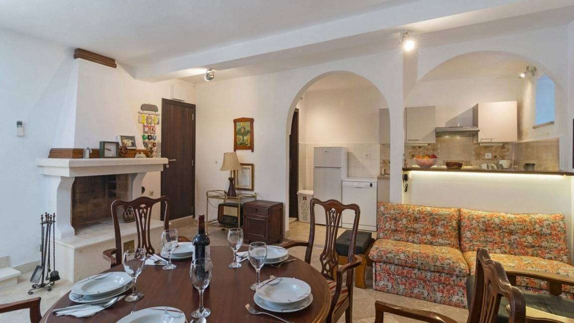 170 M² Apartment ∙ 5 Bedrooms ∙ 10 Guests - Hvar