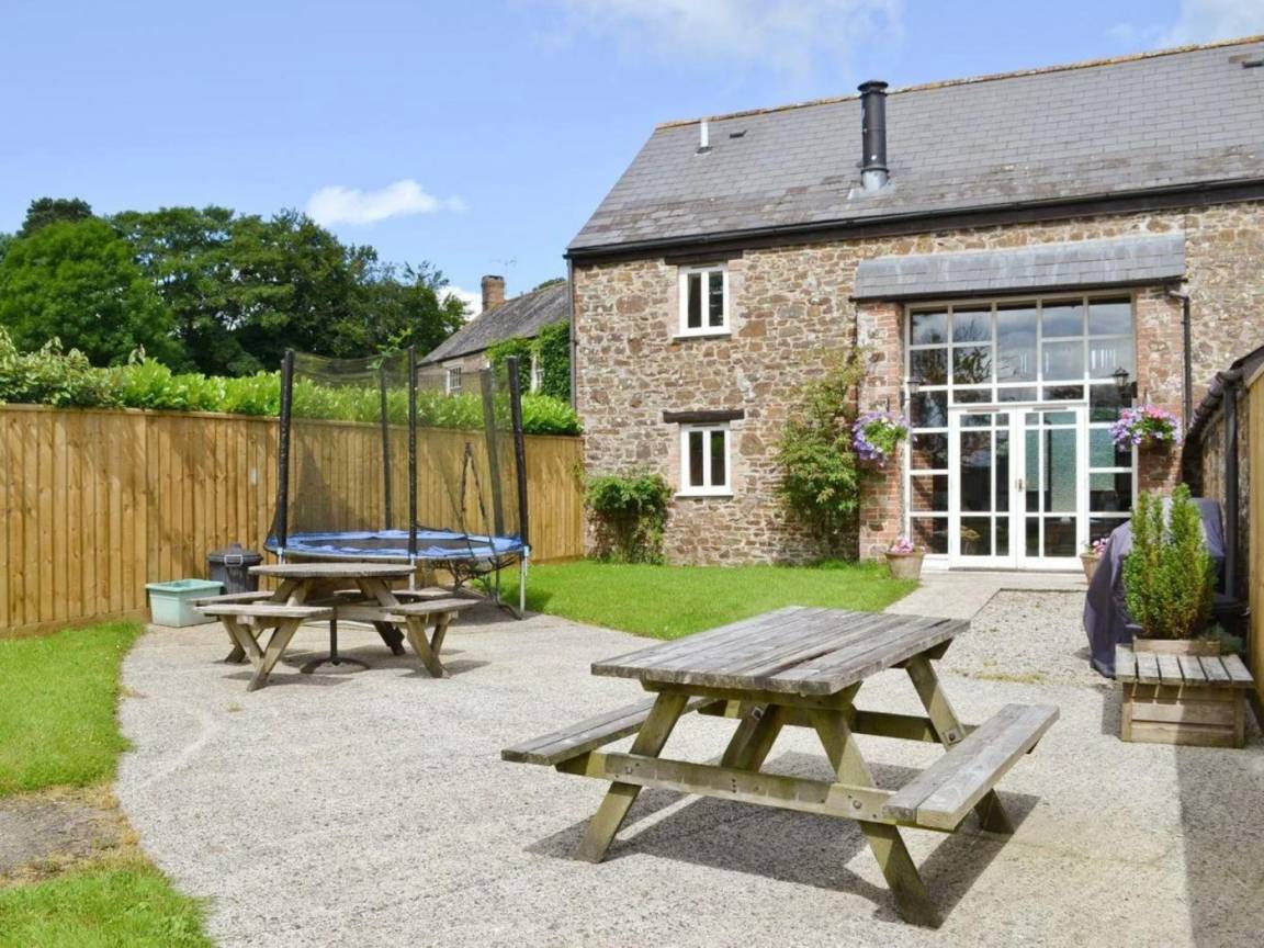 Cottage ∙ 4 Bedrooms ∙ 8 Guests - Holsworthy