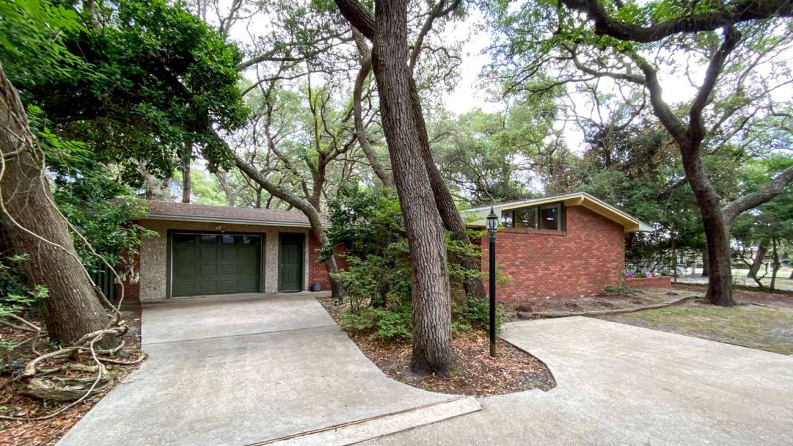 House ∙ 3 Bedrooms ∙ 10 Guests - Jekyll Island, GA