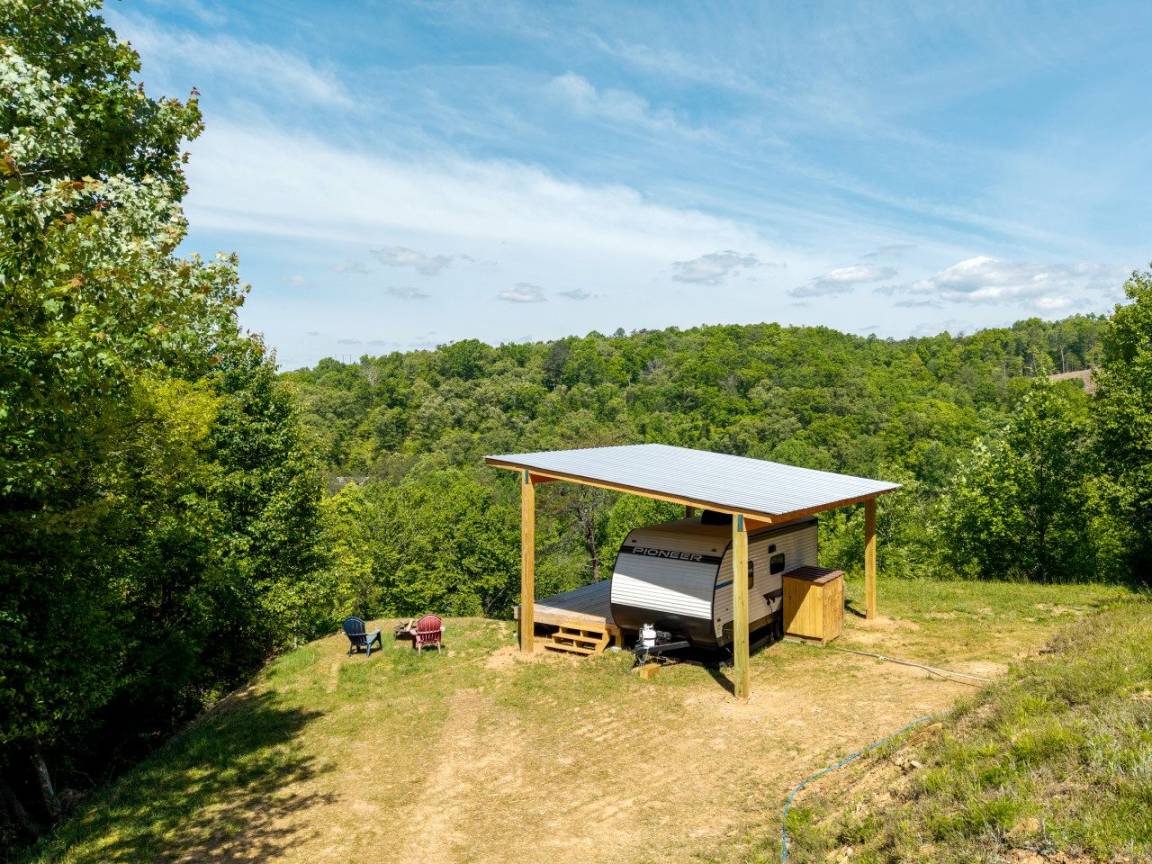 Caravan ∙ 1 Bedroom ∙ 2 Guests - Blue Ridge, GA
