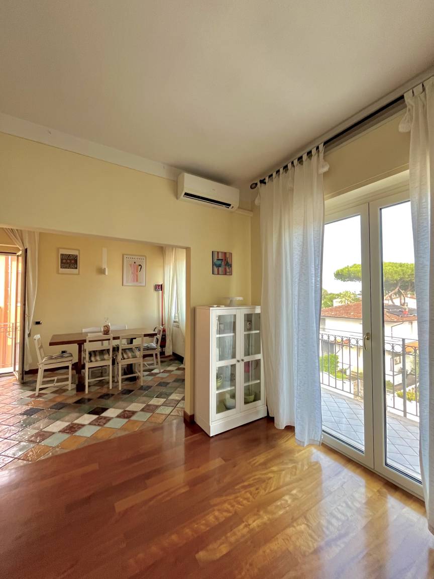 130 M² Apartment ∙ 3 Bedrooms ∙ 6 Guests - Viareggio