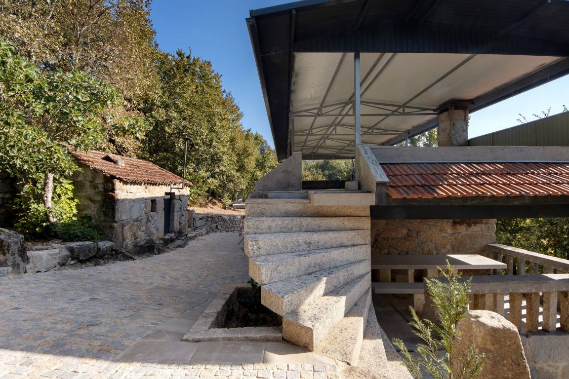 400 M² Maison De Campagne ∙ 12 Chambres ∙ 24 Personnes - Castelo de Paiva
