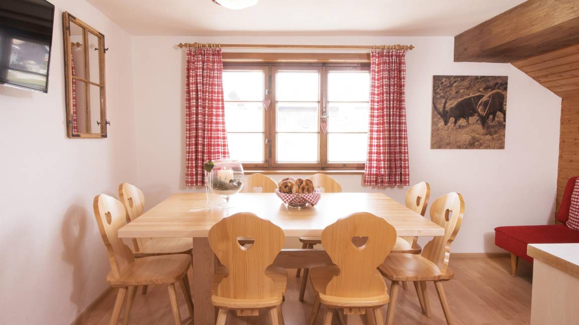 90 M² Ferienwohnung ∙ 4 Schlafzimmer ∙ 8 Gäste - Sonthofen