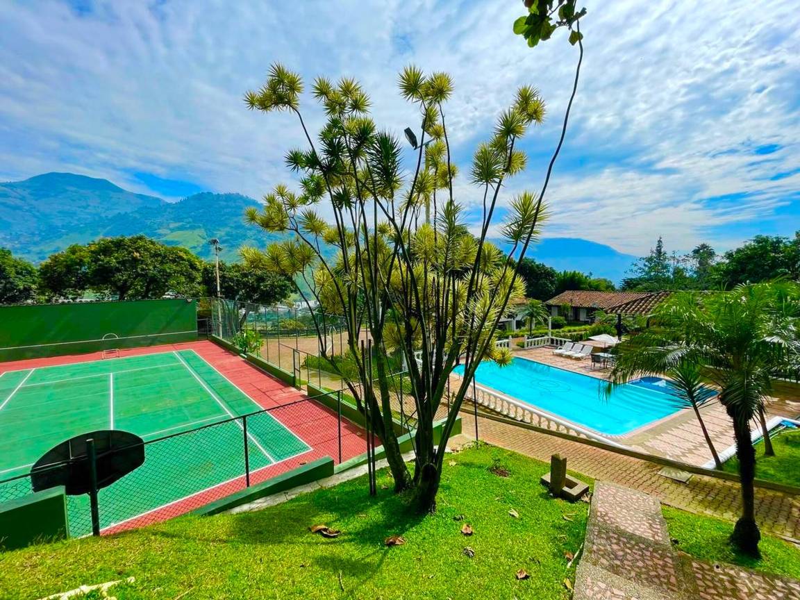 450 M² Villa ∙ 8 Chambres ∙ 30 Personnes - Girardota