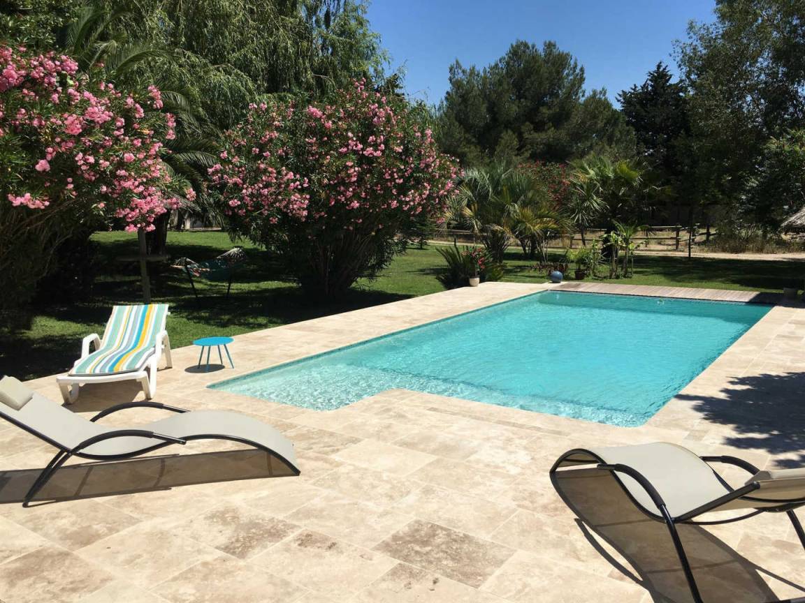67 M² Gîte ∙ 2 Chambres ∙ 3 Personnes - Aimargues