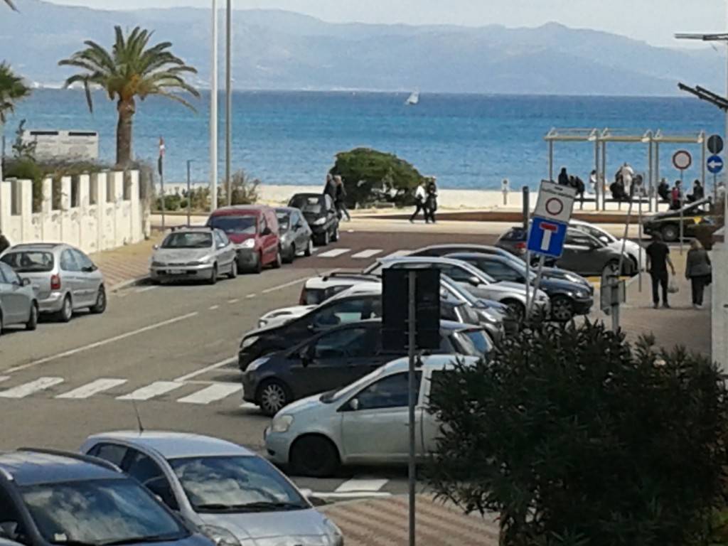 100 M² Apartamento ∙ 2 Habitaciones ∙ 5 Huéspedes - Cagliari