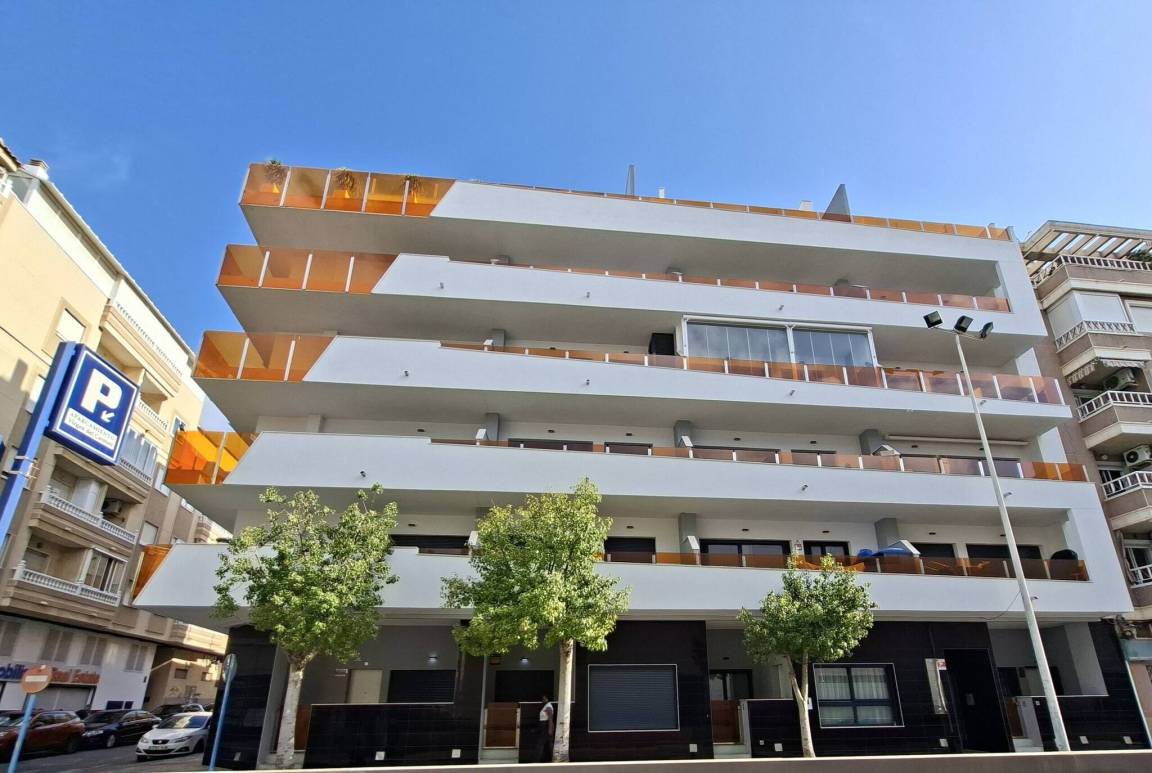 117 M² Apartment ∙ 3 Bedrooms ∙ 6 Guests - Torrevieja