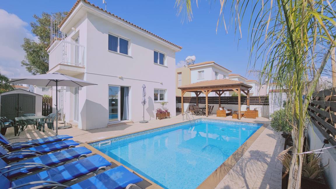 140 M² Villa ∙ 3 Chambres ∙ 7 Personnes - Protaras
