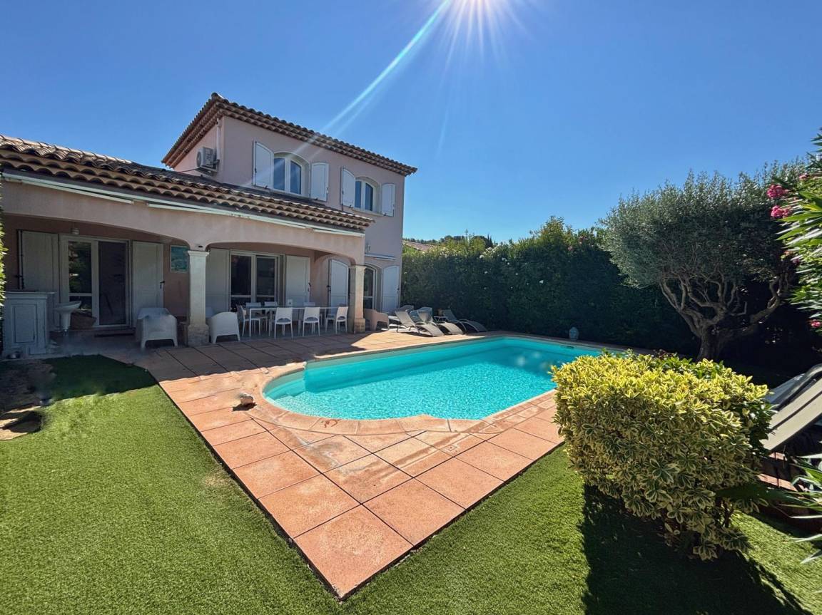 130 M² Villa ∙ 3 Chambres ∙ 8 Personnes - Bandol