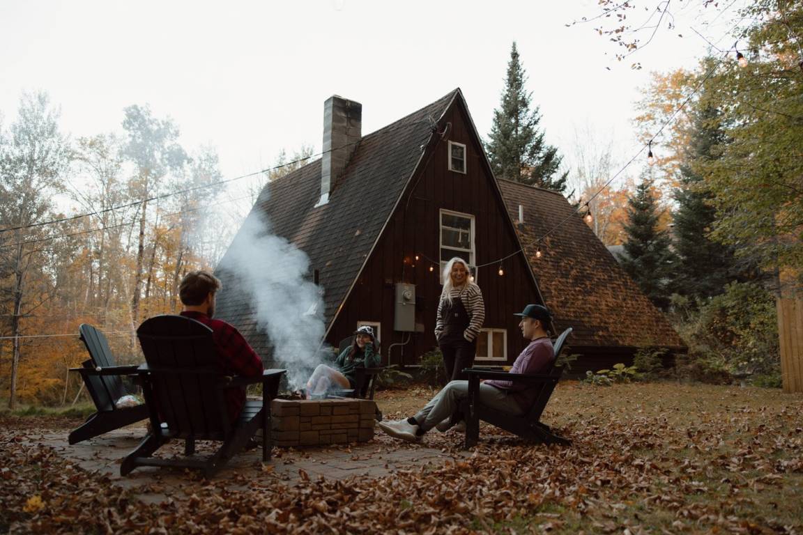 Cabin ∙ 2 Bedrooms ∙ 4 Guests - Littleton, NH