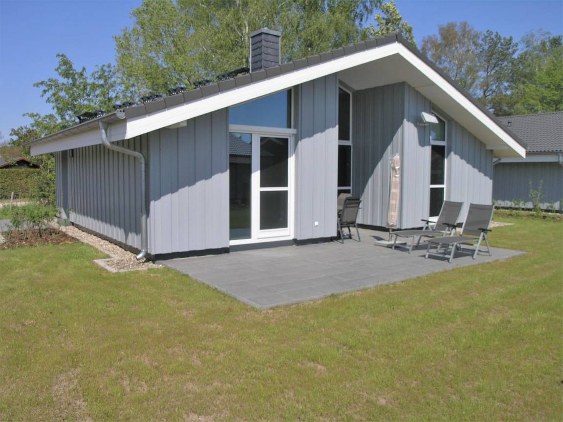 77 M² Ferienhaus ∙ 2 Schlafzimmer ∙ 4 Gäste - Mecklenburgische Seenplatte