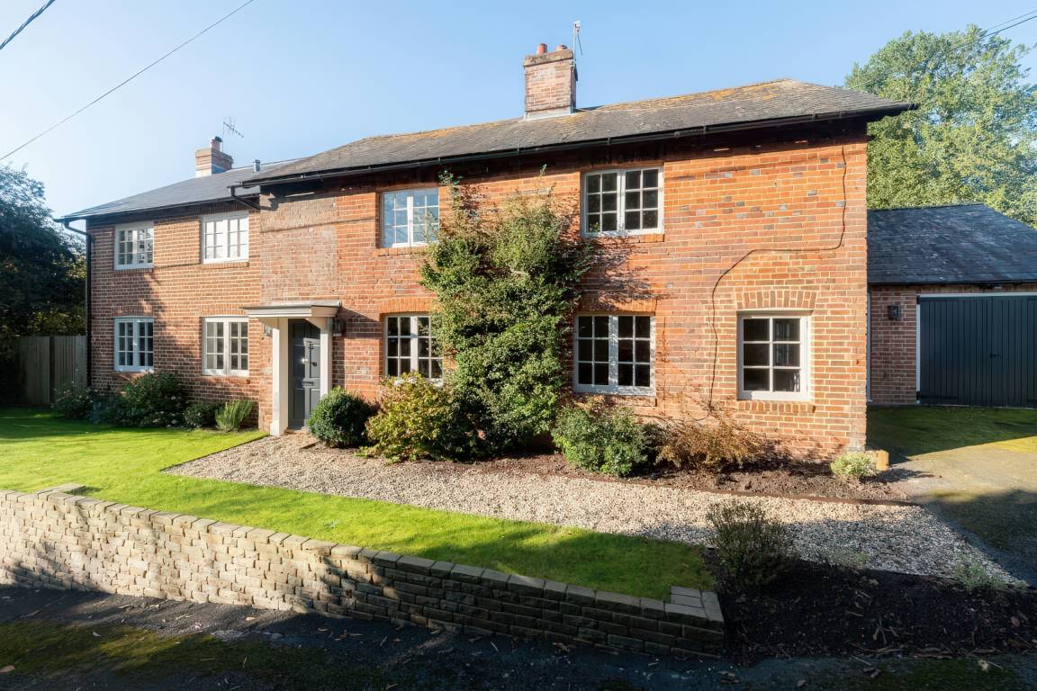 Cottage ∙ 4 Bedrooms ∙ 8 Guests - Marlborough