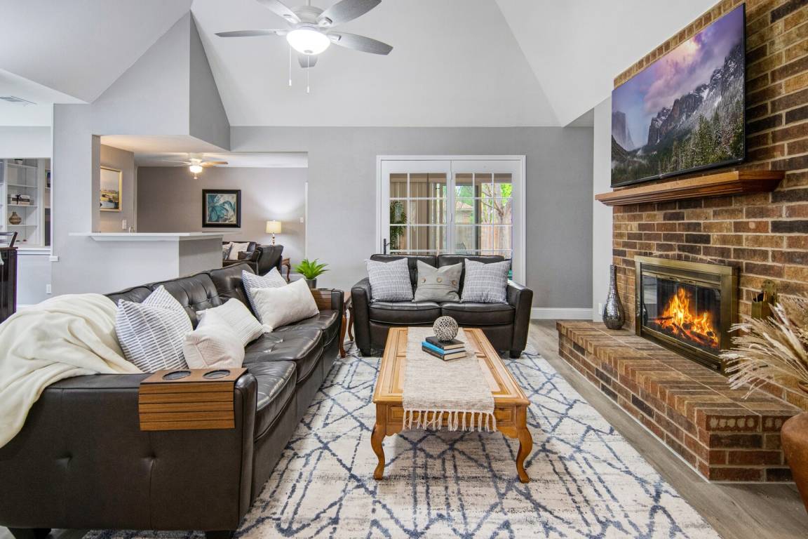 166 M² House ∙ 3 Bedrooms ∙ 8 Guests - Carrollton, TX