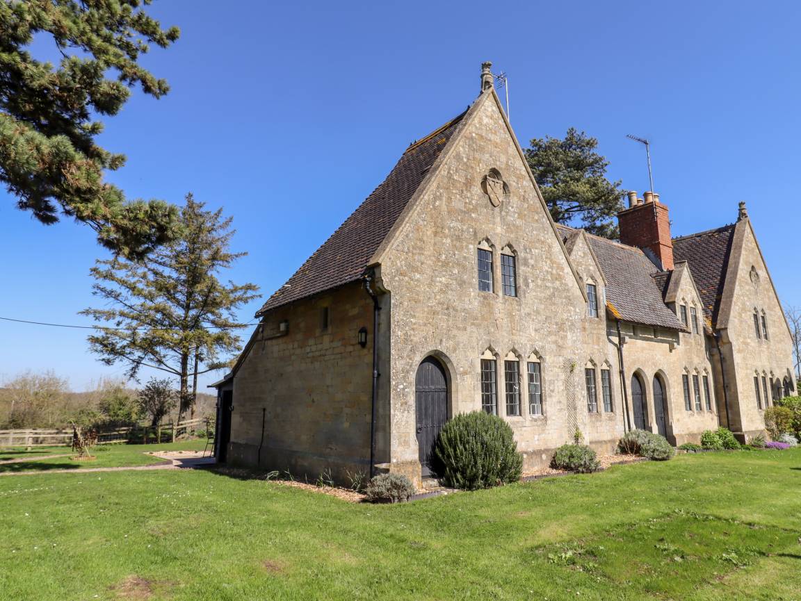 Cottage ∙ 2 Bedrooms ∙ 4 Guests - Tewkesbury