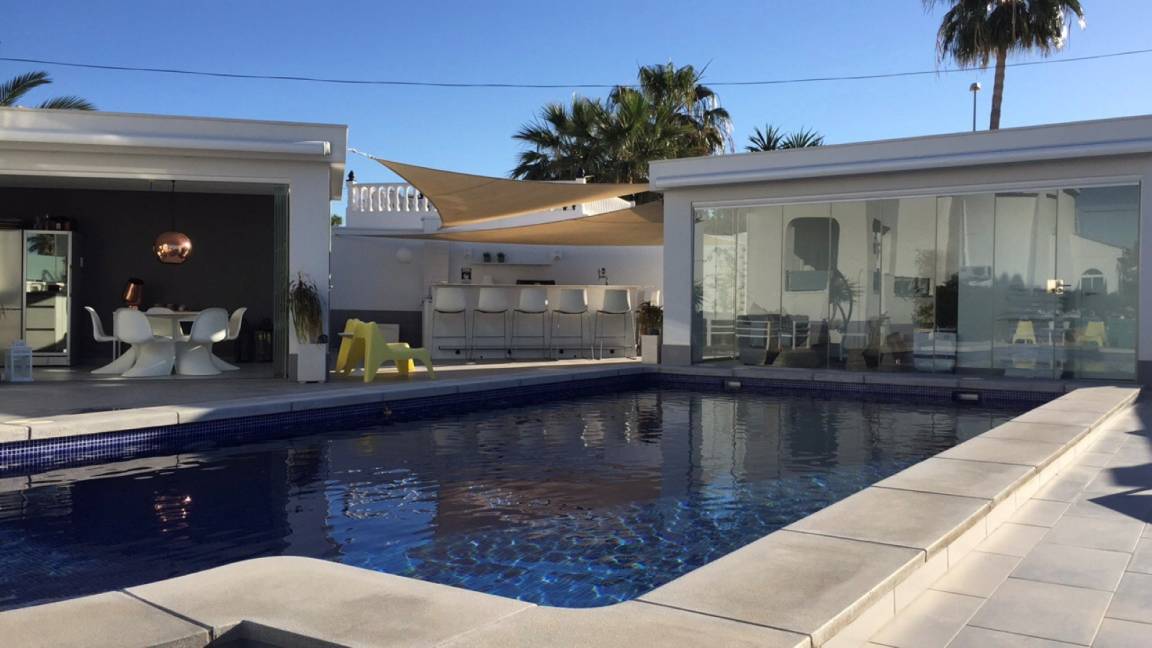 193 M² Villa ∙ 5 Chambres ∙ 11 Personnes - Torrevieja