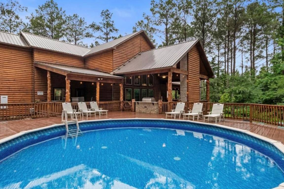 340 M² Cabin ∙ 4 Bedrooms ∙ 22 Guests - Broken Bow, OK