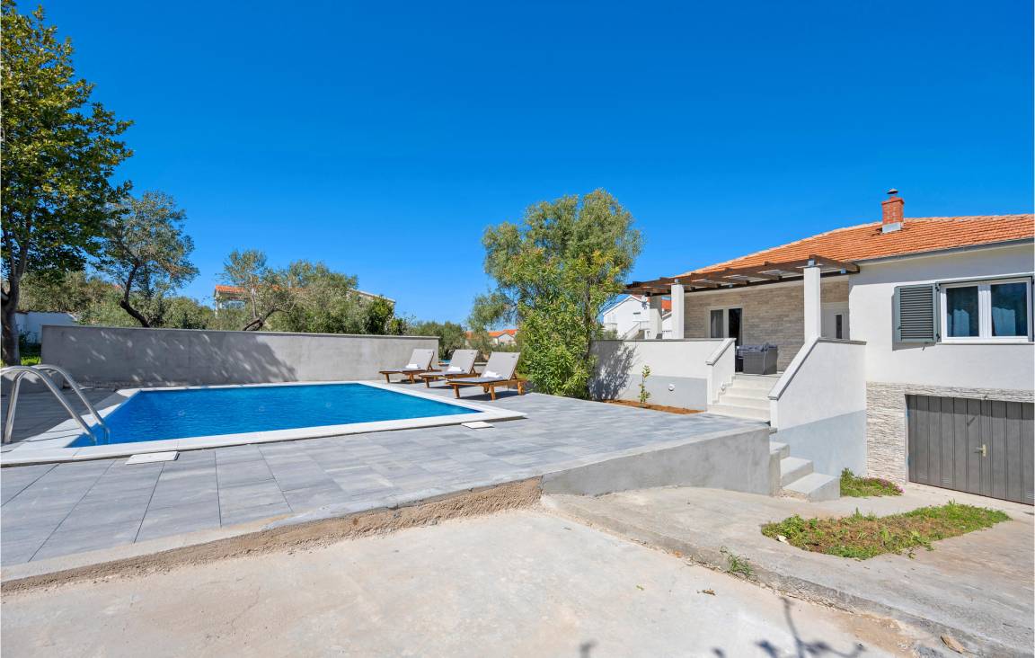 100 M² Casa ∙ 2 Habitaciones ∙ 5 Huéspedes - Pirovac