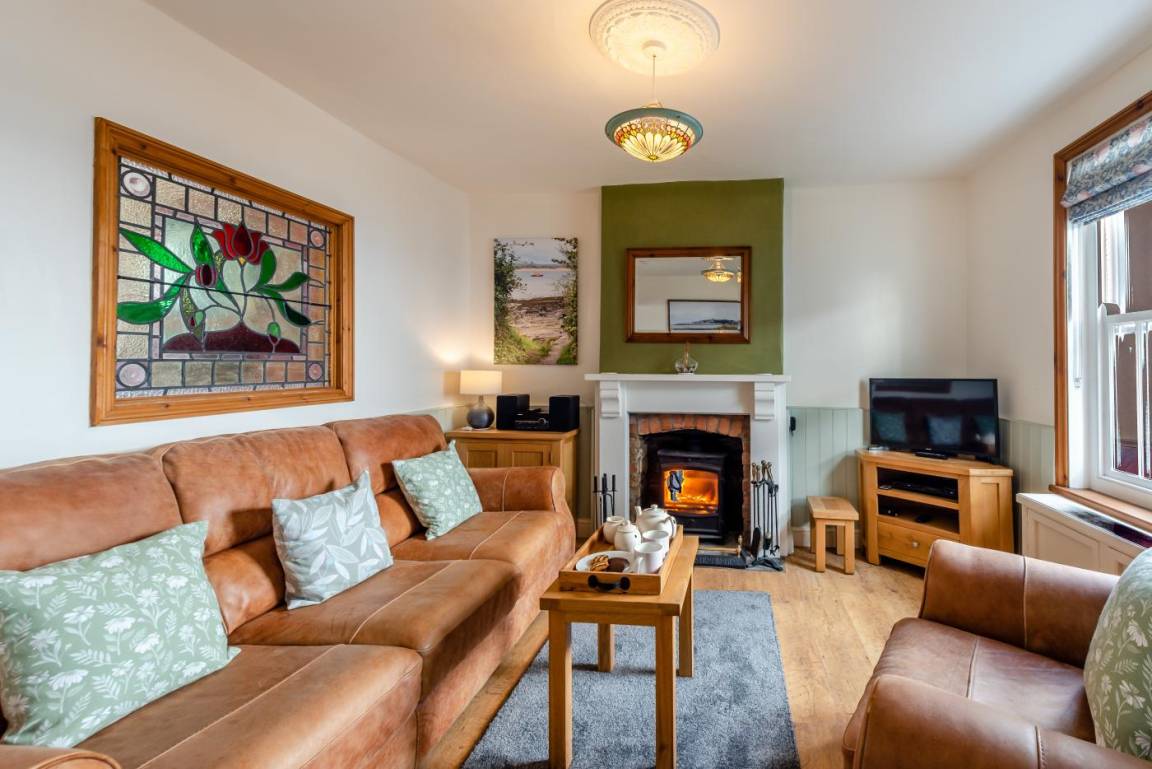 Cottage ∙ 3 Bedrooms ∙ 6 Guests - Appledore